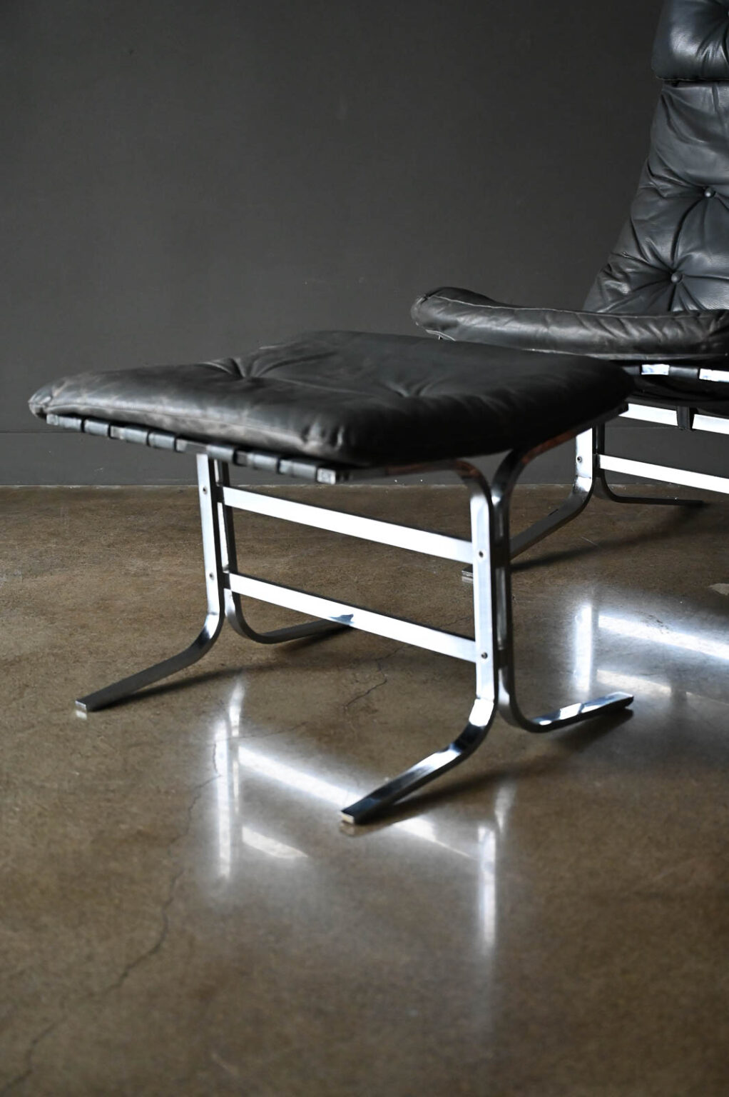 High Back Steel Frame Siesta Chair in Grey Leather, circa 1970 ...