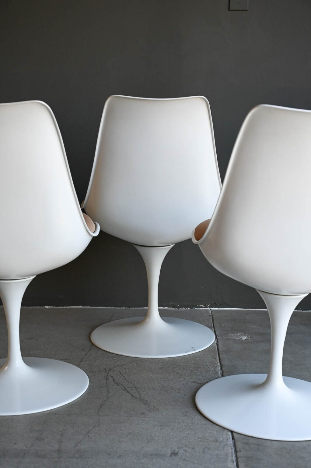 Vintage 70's Saarinen Style Tulip Chairs, Set of 4 with Velvet Seat ...
