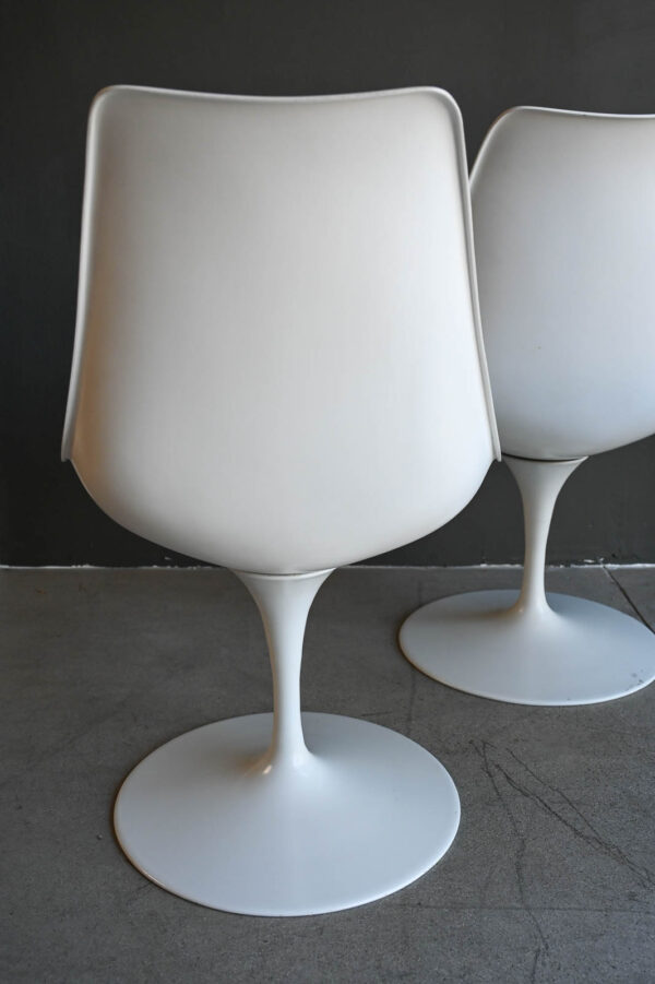 Vintage 70's Saarinen Style Tulip Chairs, Set of 4 with Velvet Seat ...