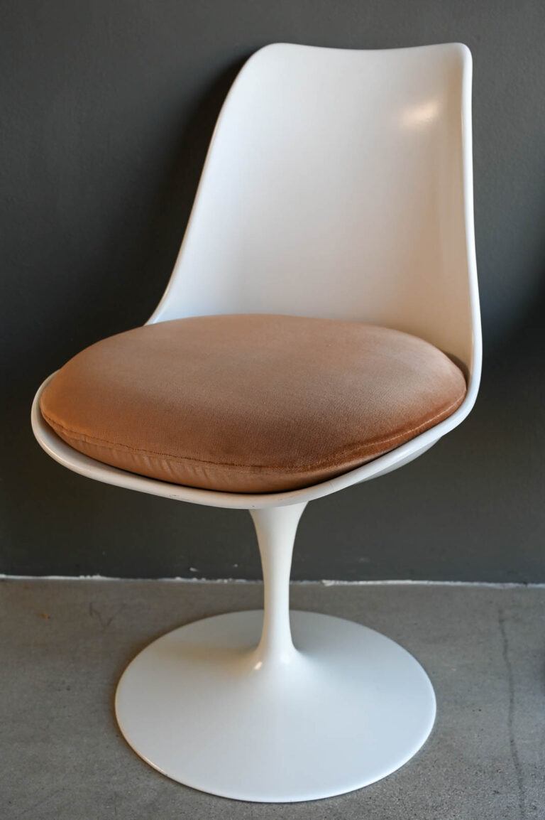 Vintage 70's Saarinen Style Tulip Chairs, Set of 4 with Velvet Seat ...
